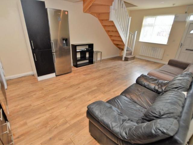 2 bedroom House To Let