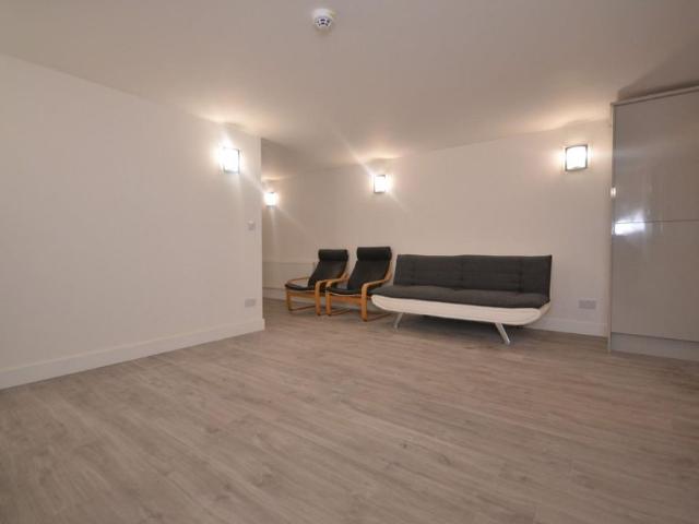 2 bedroom House To Let