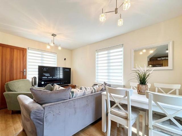 2 bedroom house to rent