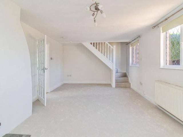 2 bedroom house to rent