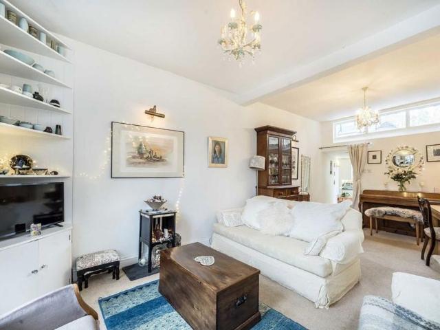 2 bedroom house to rent