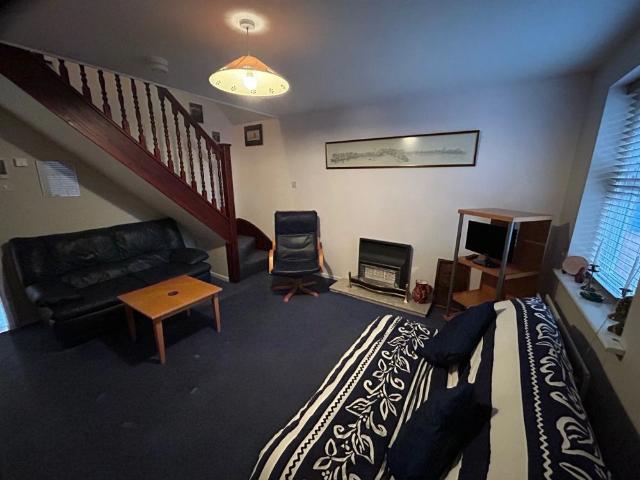 2 bedroom house to rent