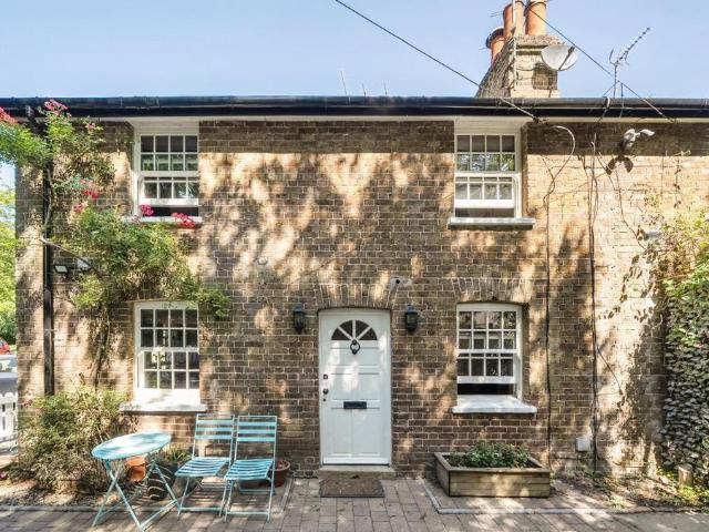2 bedroom house to rent