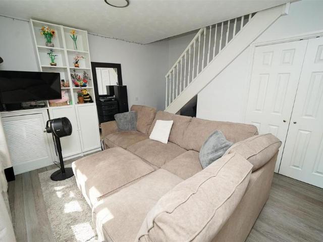 2 bedroom house to rent