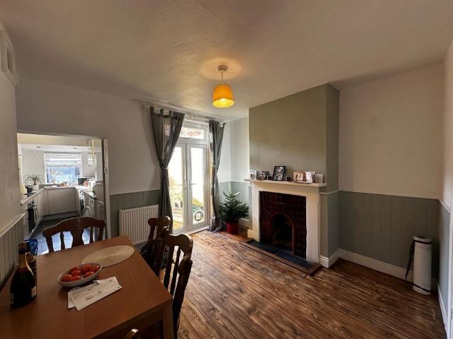 2 bedroom house to rent