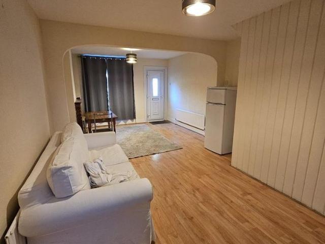 2 bedroom house to rent