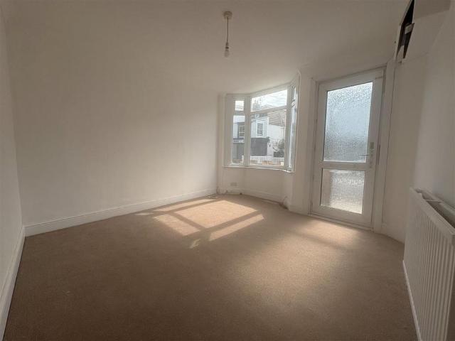 2 bedroom house to rent
