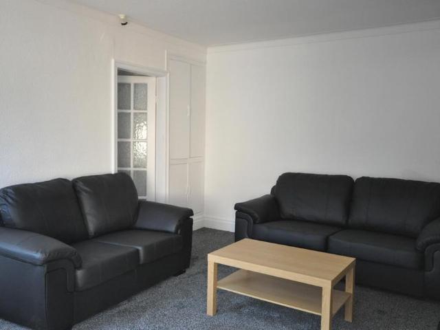 2 bedroom house to rent