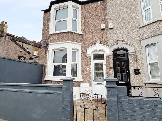 2 bedroom house to rent