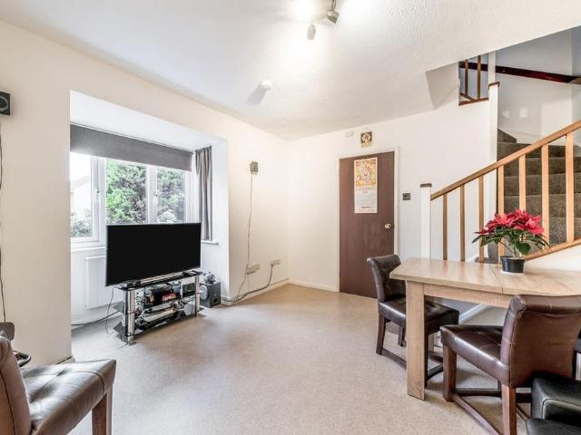 2 bedroom house to rent