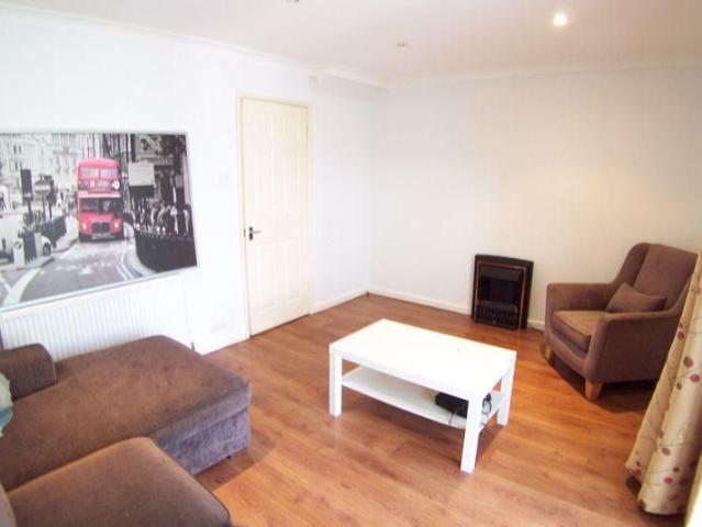 2 bedroom house to rent