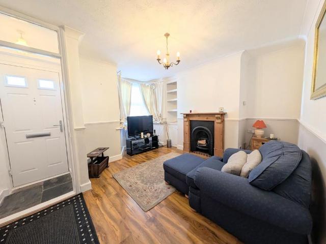 2 bedroom house to rent