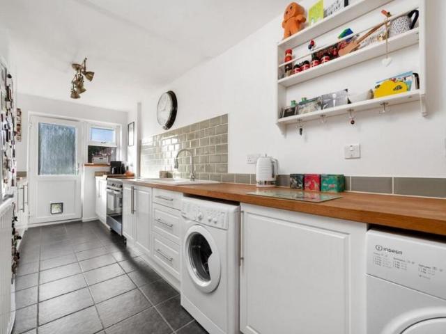 2 bedroom house to rent