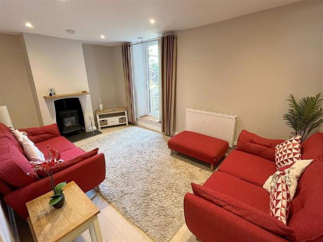 2 bedroom house to rent
