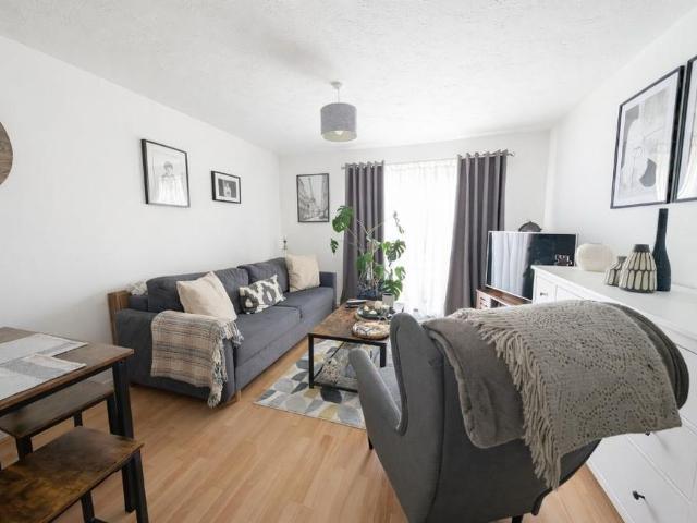 2 bedroom house to rent