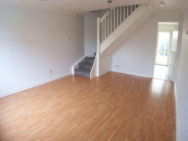 2 bedroom house to rent