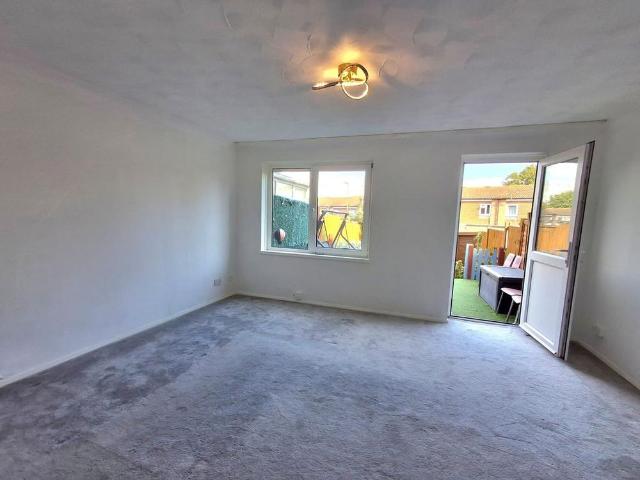 2 bedroom house to rent