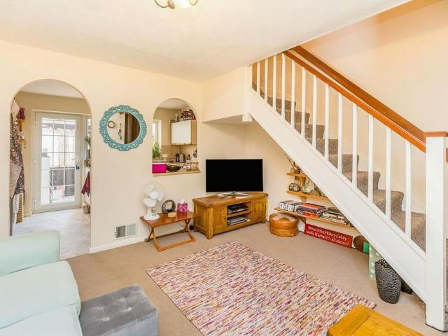 2 bedroom house to rent
