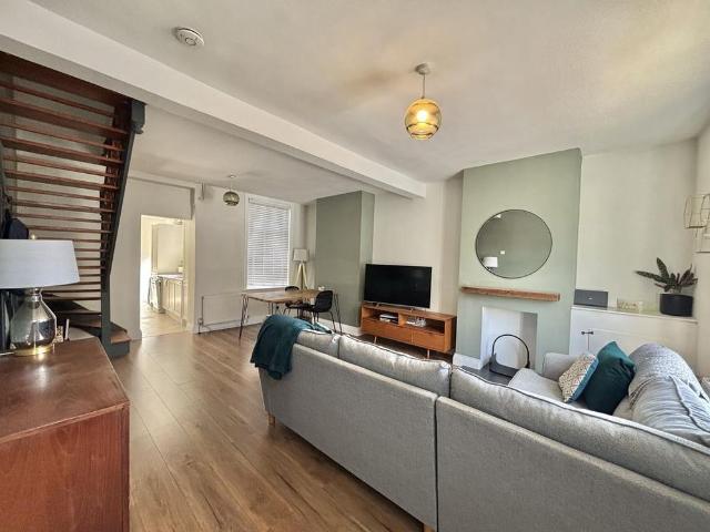 2 bedroom house to rent