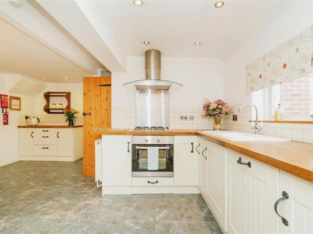 2 bedroom house to rent