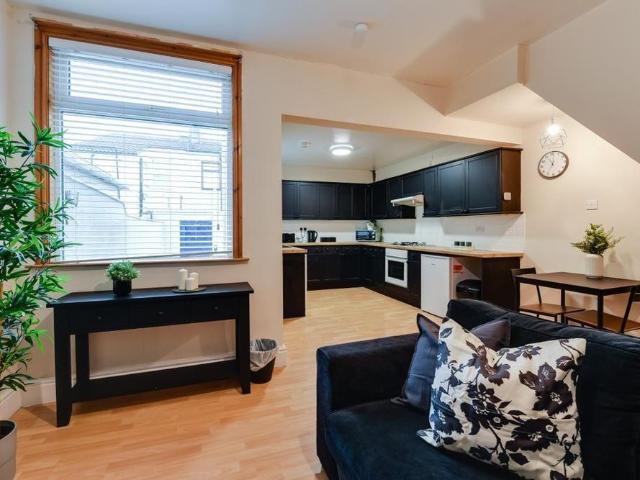 2 bedroom house to rent