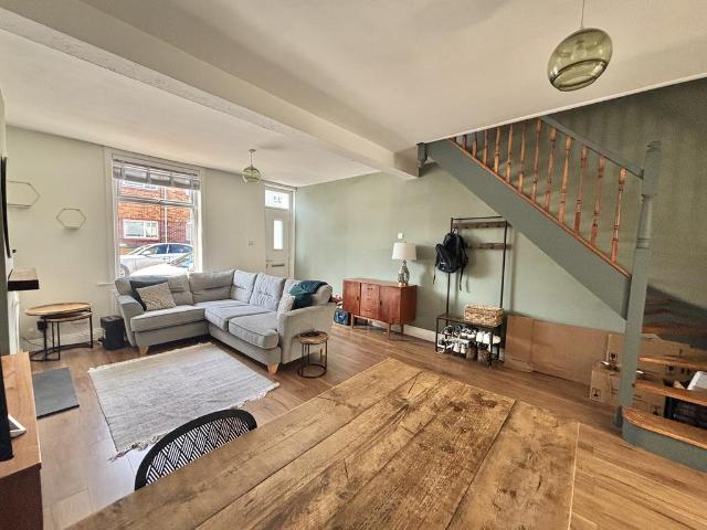 2 bedroom house to rent
