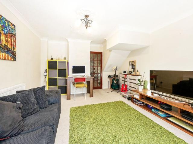 2 bedroom house to rent