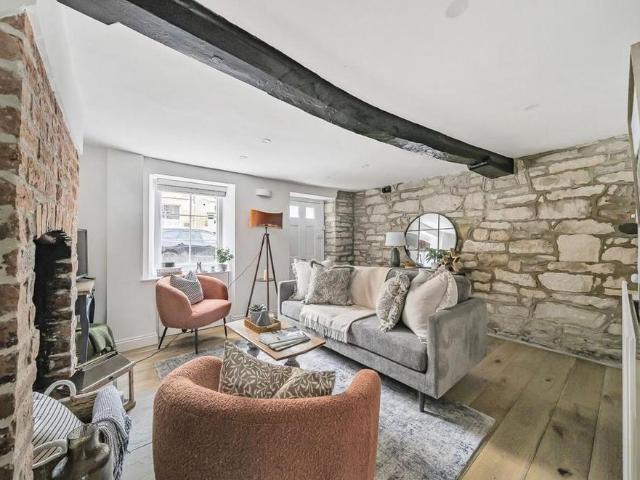 2 bedroom house to rent