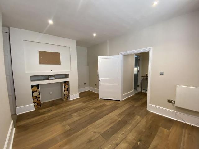 2 bedroom house to rent