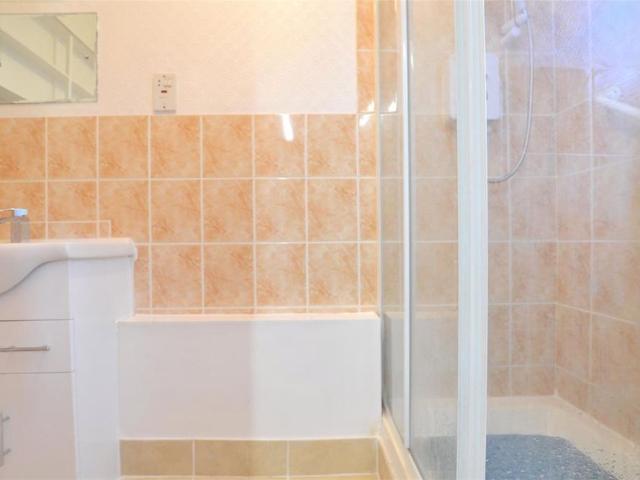 2 bedroom house to rent