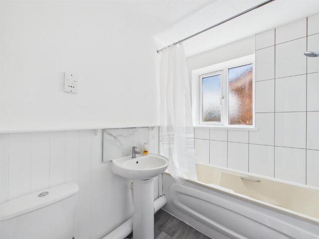 2 bedroom house to rent