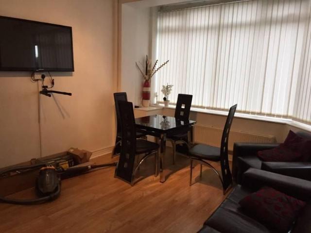 2 bedroom house to rent