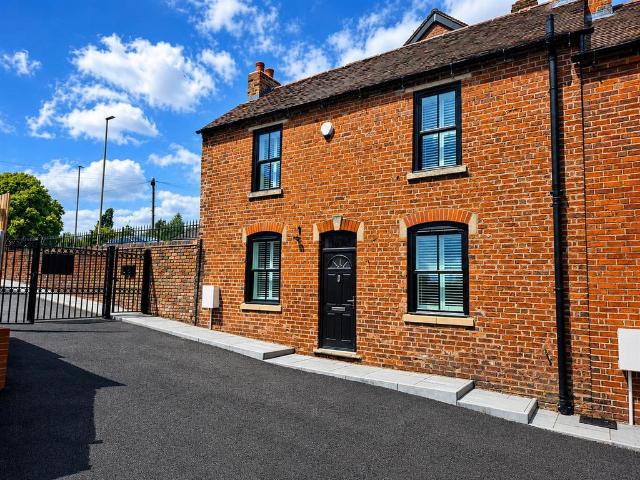 2 bedroom house to rent