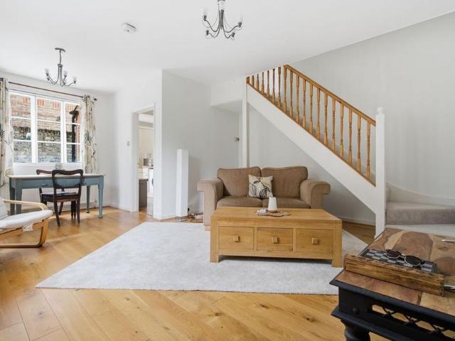 2 bedroom house to rent