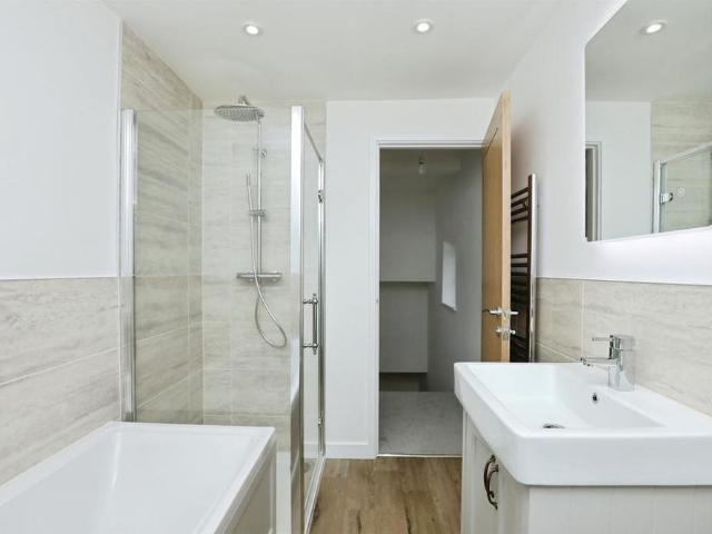 2 bedroom house to rent