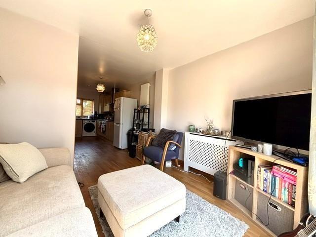 2 bedroom house to rent