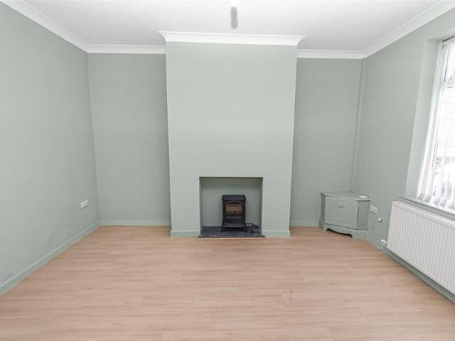 2 bedroom house to rent