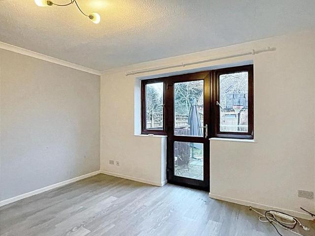 2 bedroom house to rent
