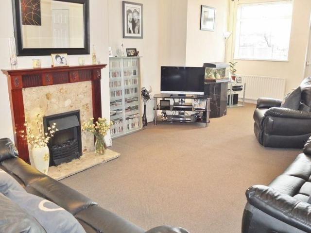 2 bedroom house to rent
