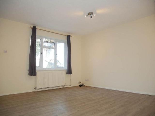 2 bedroom house to rent