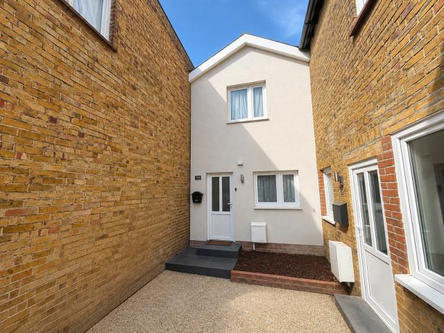 2 bedroom house to rent