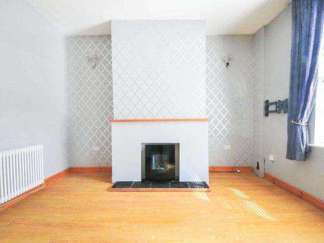 2 bedroom house to rent