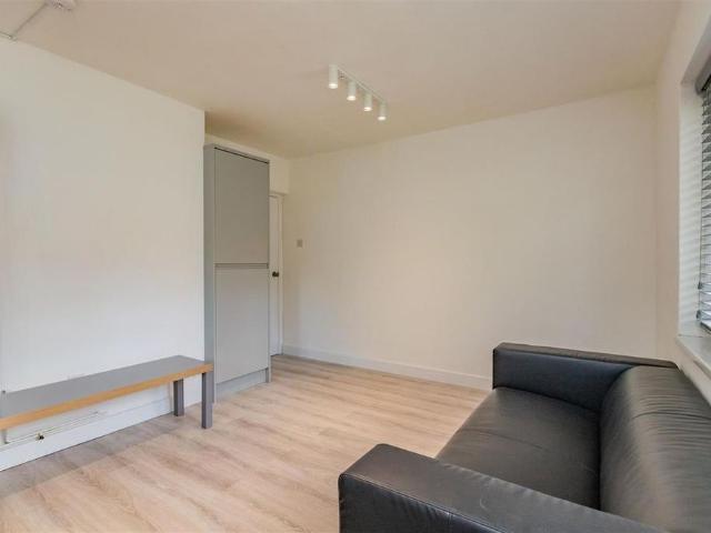 2 bedroom house to rent