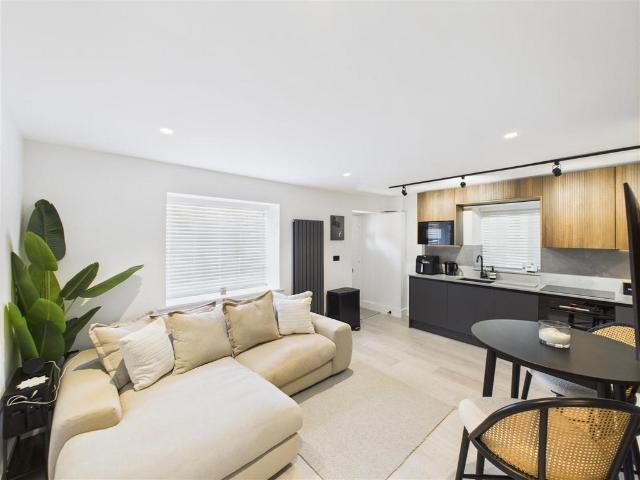 2 bedroom house to rent