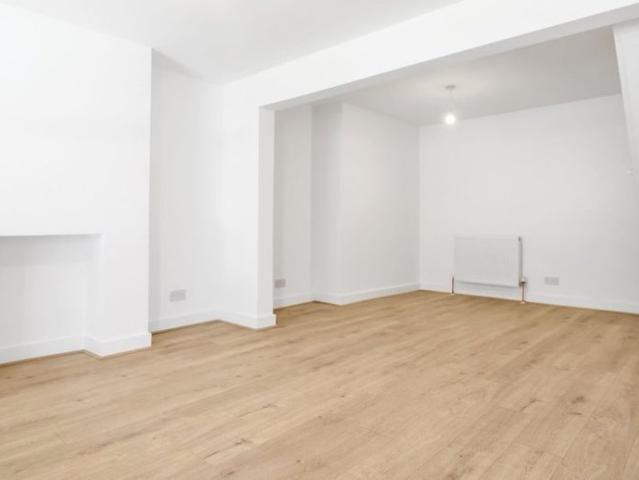 2 bedroom house to rent
