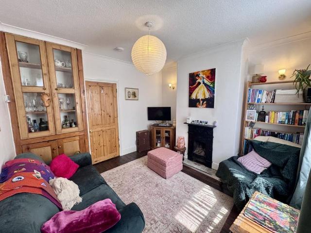 2 bedroom house to rent
