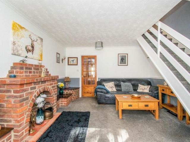 2 bedroom house to rent