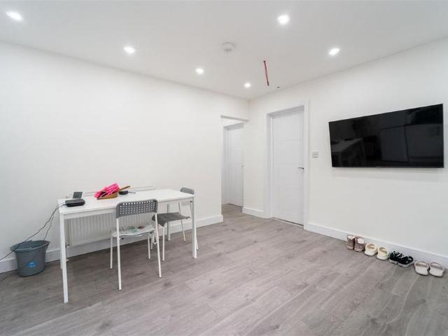 2 bedroom house to rent