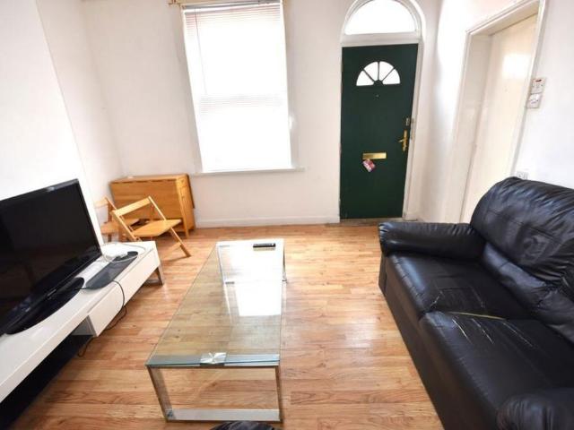 2 bedroom house to rent