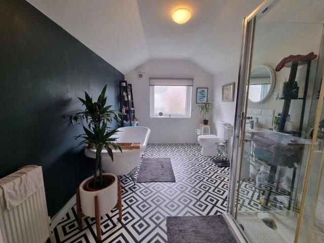 2 bedroom house to rent